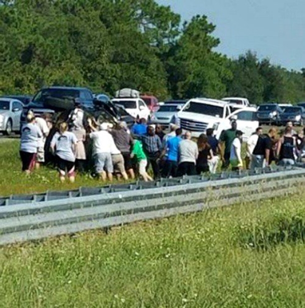 She Snapped A Picture Of A Horrific Car Crash, What She Saw In The ...